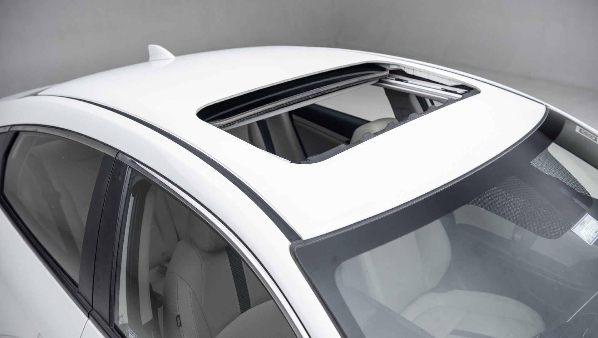 Berkendara dengan Gaya: Rekomendasi Jenis Mobil dengan Sunroof yang ...