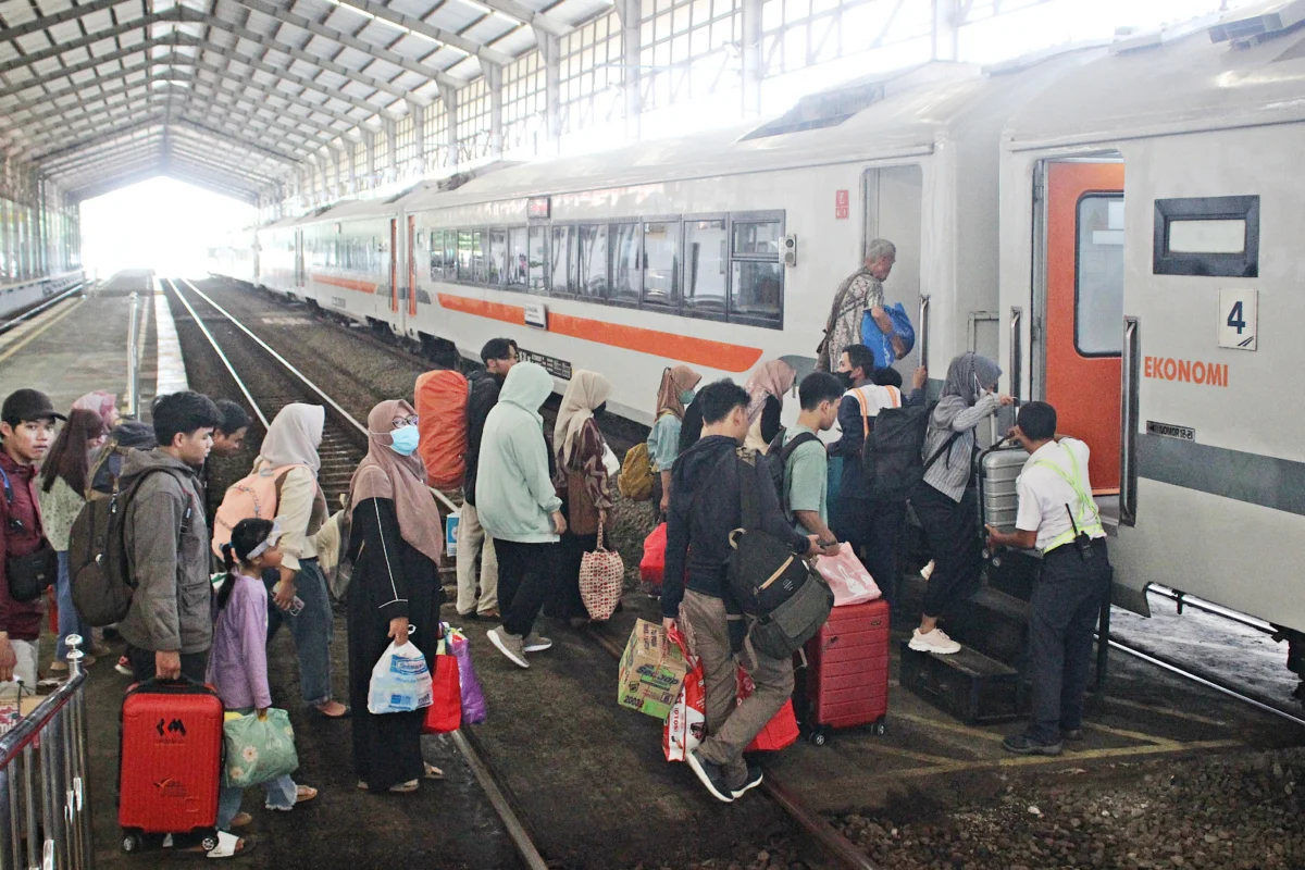 Jumlah Pelanggan Kereta Api Daop 3 Cirebon Mencapai 1,4 Juta, Naik 21 Persen Pada Triwulan 3 ...