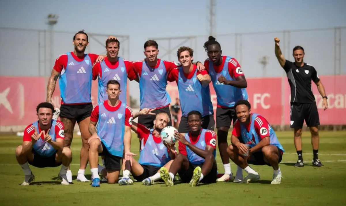 Aaron Ang: Dari Jakarta ke Sevilla! Jejak Kiper Muda Indonesia di ...