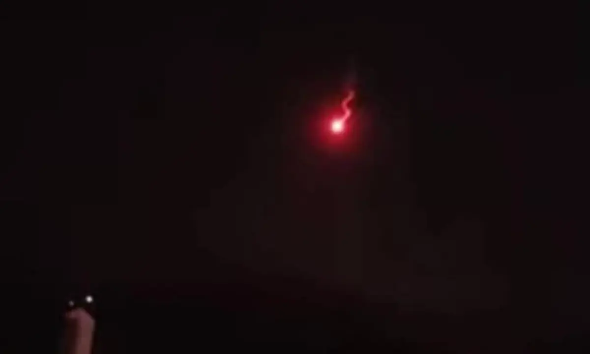 Fenomena Bola Api di Cirebon: Benda Jatuh dari Langit Cirebon: Meteor ...