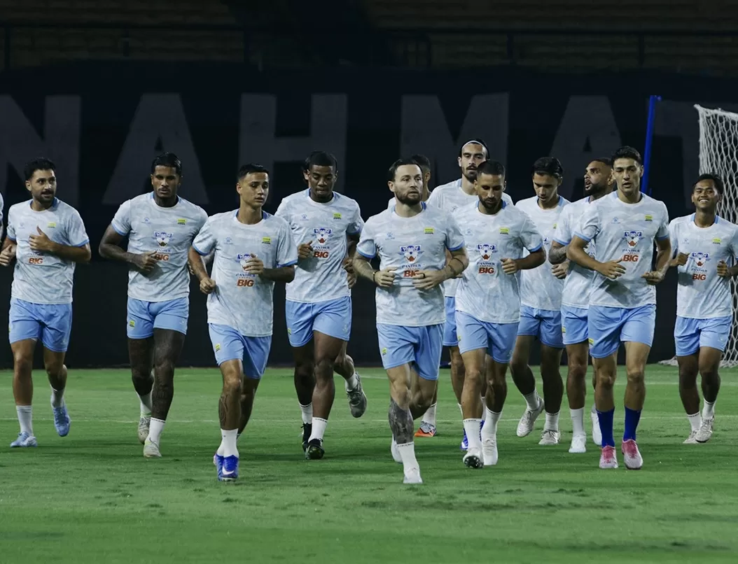 Bung Ropan Bongkar Peta Persaingan Tiket Asia: Persib, Persija, dan ...