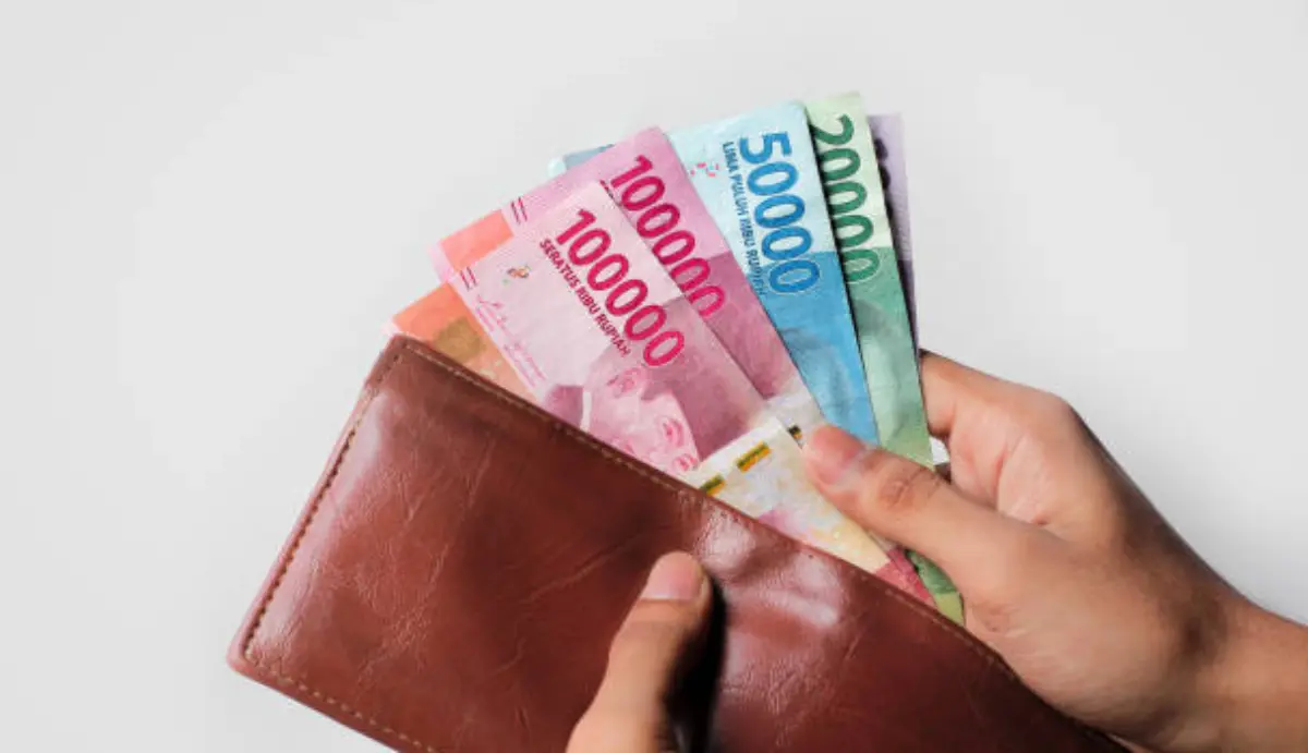 Rupiah Kian Melemah, Harga Laptop dan HP di Indonesia Terancam Naik ...